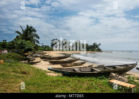Fishing boats on the beach of Kribi, Cameroon Stock Photo - Alamy