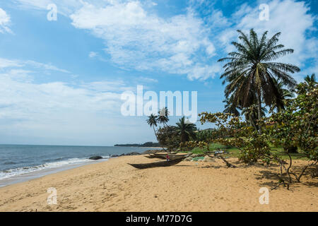 Beautiful beach in Kribi, Cameroon Stock Photo - Alamy