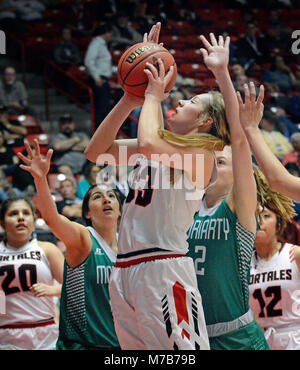 Albuquerque, NM, USA. 9th Mar, 2018. Portales' #23 Lindsay Blakey takes ...