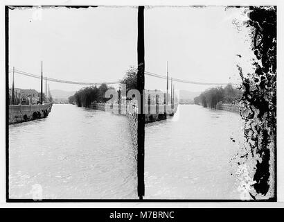 Barada river, city of Damascus Syria Stock Photo - Alamy