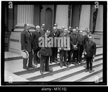 Participants of the Latin American leaders summit pose in Canillo ...