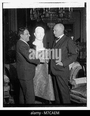 A photograph of Edgardo Simone and Sir Esme Howard, two prominent ...