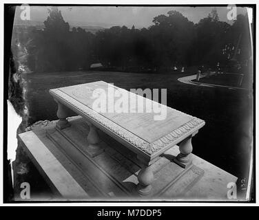 The L'Enfant Memorial in Arlington Cemetery honors Pierre L'Enfant, the ...
