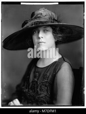 Photograph of Mrs. Nicholas Longworth, a prominent figure in early 20th ...