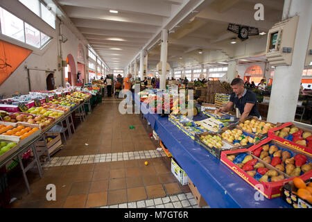 Frankreich, Cote d Azur, Cannes, Marche Forville, der Wochenmarkt in ...