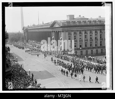 A photograph capturing the funeral of President Warren G. Harding ...