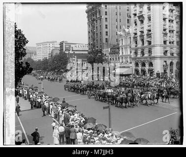 A photograph capturing the funeral of President Warren G. Harding ...