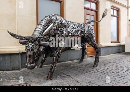 The steampunk bull sculpture on display in the Royal Windsor Shopping ...