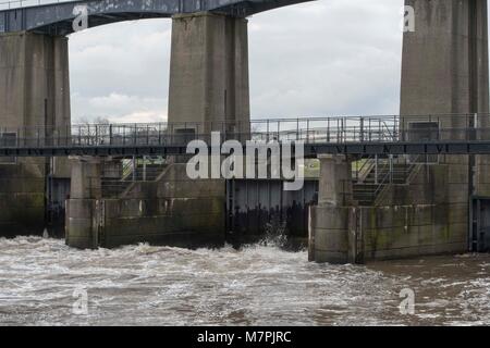 Colwick Weir/sluice, river trent Stock Photo - Alamy