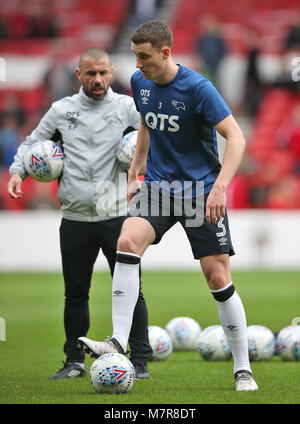 Craig Forsyth of Derby County during the Sky Bet Championship match ...