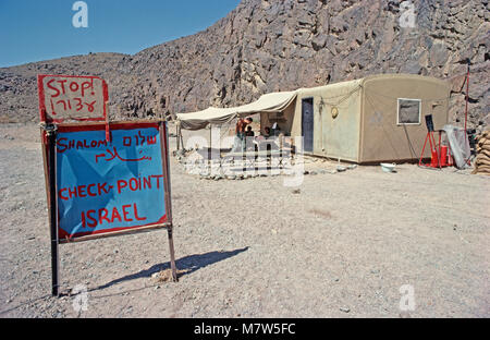 Egyptian and Israeli border post guards in the Sinai Peninsula under ...