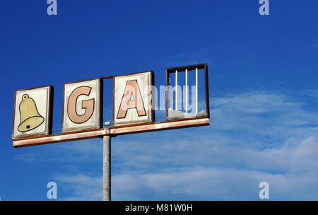 An abandoned fuel station in Arizona Stock Photo - Alamy