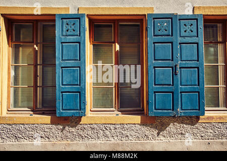 Old fashioned window shade Stock Photo: 60475843 - Alamy