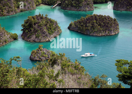 Waisai, Indonesia. 30th Dec, 2017. Raja Ampat Islands is a series of ...