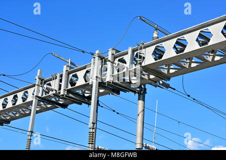 Structure of steel beams and cables in black and white Stock Photo - Alamy