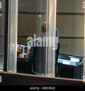 Bloomberg terminal screen stock market price graph Stock Photo - Alamy