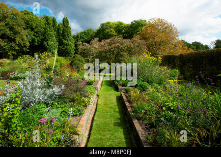 Long Barn garden, Weald of Kent Stock Photo - Alamy