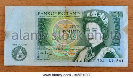 Green Bank of England 1 one pound note sterling British English UK ...
