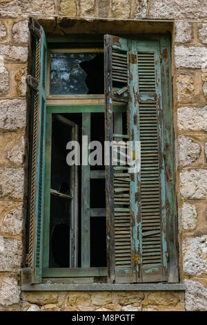 The texture of an ancient destroyed stone wall Stock Photo - Alamy
