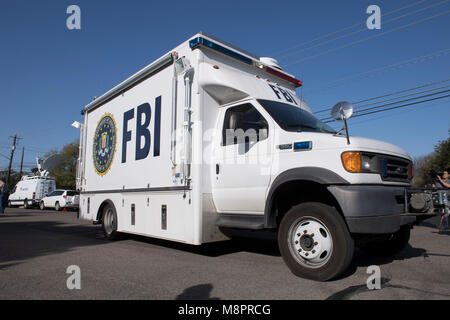 Crime Scene Investigation vehicle Stock Photo: 35013947 - Alamy