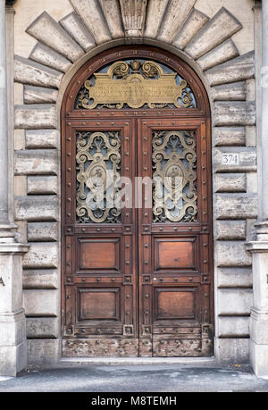 Tthe entrance area of a branch of the Italian bank 'Credito Italiano ...