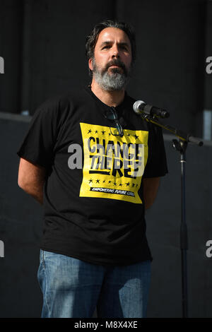 Manuel Oliver, father of Joaquin Oliver who die in Parkland mass ...