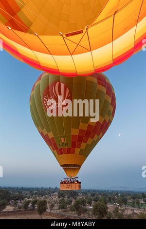 Hot-air balloon Jaipur Rajasthan Stock Photo - Alamy