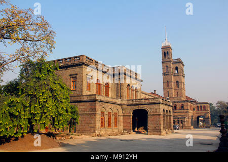 Savitribai Phule Pune University, Main building at Pune Stock Photo - Alamy