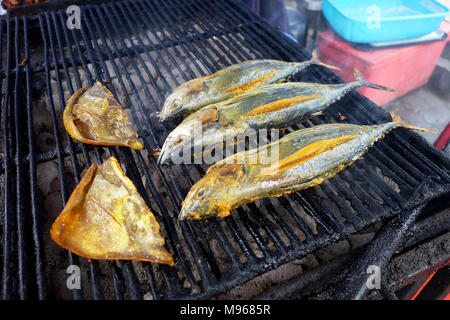 Grilled fish at Sabah Malaysian Borneo night market Stock Photo - Alamy