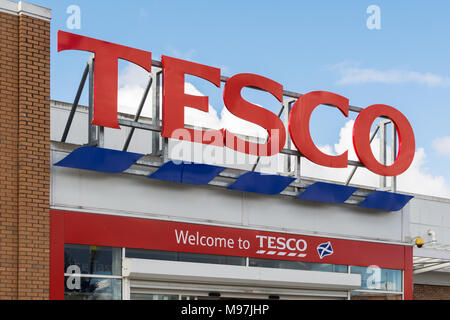 Tesco store logo sign Stock Photo - Alamy