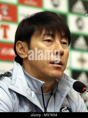 South Korea's head coach Shin Sang-woo reacts during the women's soccer ...