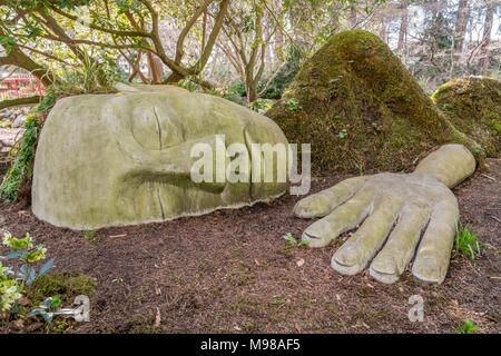 Moss Lady statue in Beacon Hill Park at night-Victoria, British ...