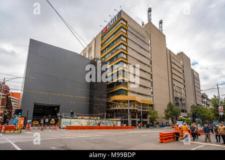 Melbourne, Australia - RMIT building 12 in the city Stock Photo - Alamy