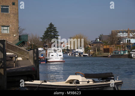 river thames at thames ditton island Stock Photo - Alamy