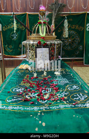 Last Mughal Emperor Bahadur Shah II with sons Mirza Jawan Bakht 26 ...