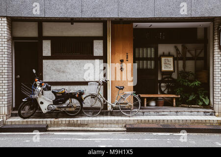 Fukuoka, Japan - June 9, 2017 : Vintage style old car Stock Photo - Alamy