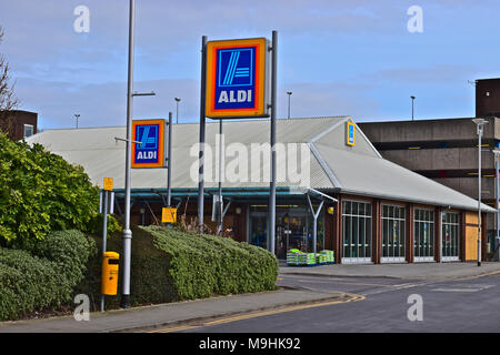 Aldi supermarket town centre store in Market Place Romford London ...