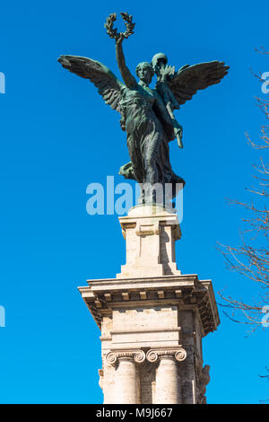 Statues on the Ponte Vittorio Emanuele II in Rome, Italy Stock Photo ...