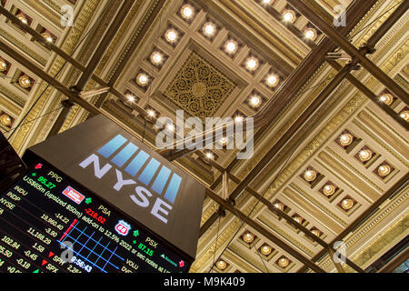Screens overlooking the New York Stock Exchange's trading floor Stock ...