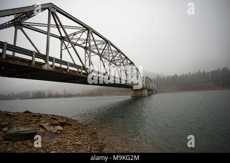 A Parker Camelback truss bridge Stock Photo - Alamy