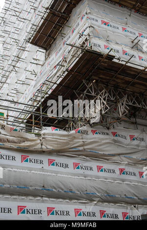 Protective covering on a building site in London. Photo by Gordon ...