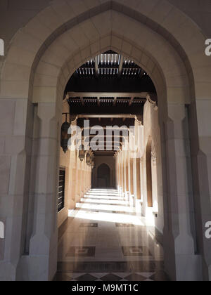 Riwaq, Arcade with light and shadow play, Great Sultan Qaboos Mosque ...