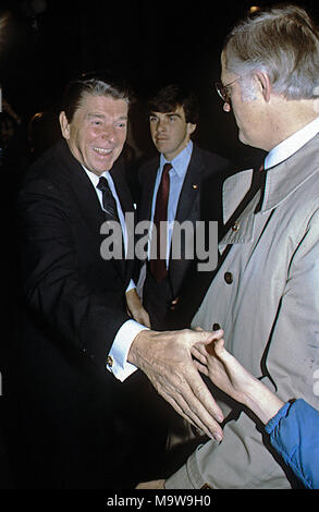 President Ronald Reagan shaking hands with Richard Pryor Stock Photo ...