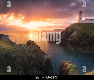 Sunrise at Fanad Head Lighthouse, Wild Atlantic Way, Fanad Peninsula ...