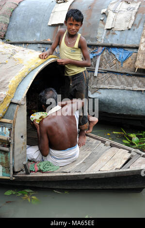 Narayanganj, Bangladesh - April 23, 2010: Daily Life of Water Gypsy or ...