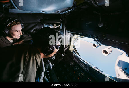 Senior Master Sgt. Oz Castro, 336th Aerial Refueling Squadron boom ...