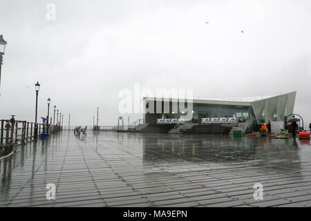 Southend, UK. 30th March, 2018. UK Weather: A wet and cold Good Friday ...