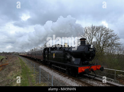 Steam locomotive train 5619 gets up a full head of steam on the Nene ...