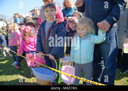 North Merrick, New York, USA. 31st Mar, 2018. Volunteers and and ...
