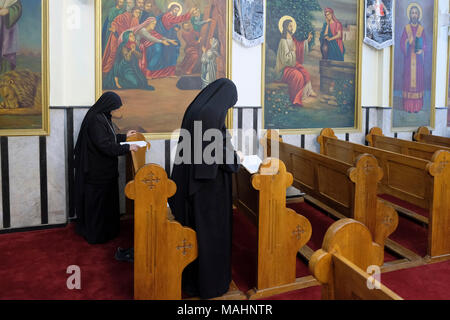 Women taking part in a Sunday pictorial sponsored Tub Race at Butlins ...